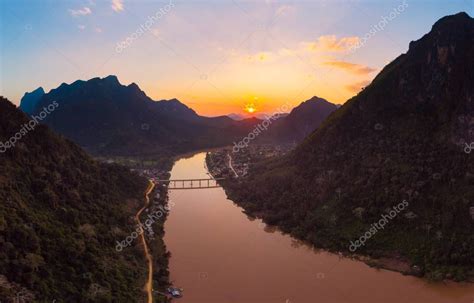 Aerial Panoramic Nam Ou River Nong Khiaw Muang Ngoi Laos Puesta Del