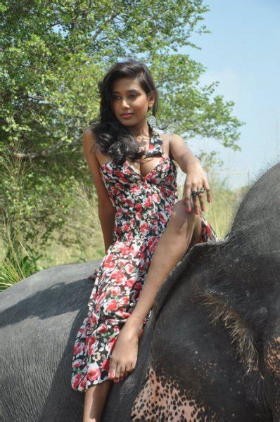 Srilankan Girls Club Srilankan Girls Photo