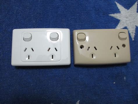 The Intimate Anatomy Of Two Sockets Power Cables Electronics StereoNET