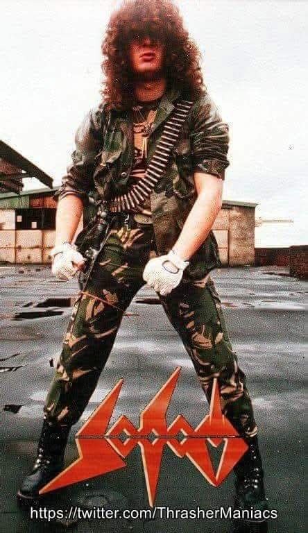 Abrazando ¡feliz Cumple Chris Chris Witchhunter Dudek Nació El 18