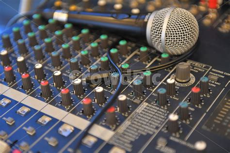 방송장비 마이크 콘솔 방송 믹싱 사진이미지일러스트캘리그라피 쏭이대디작가