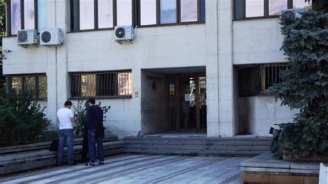 Обвиняем за закана с убийство в условията на домашно насилие остава в ареста по искане на