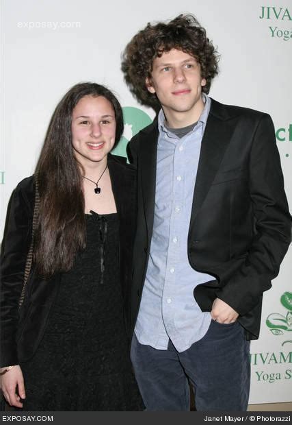Hallie Kate And Jesse Eisenberg Soo Cute Sibling Love Jesse