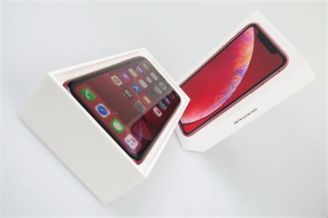 Apple Iphone Xr Unboxing Varianta Product Red De Iphone Este Aici Am N Eles Hype Ul Video