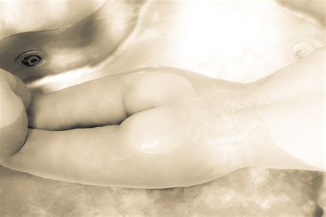 Theory Photo Jin on Twitter In a Golden Bath A Small Island 누드사진 누드촬영 아트누드 세미누드 섹시촬영