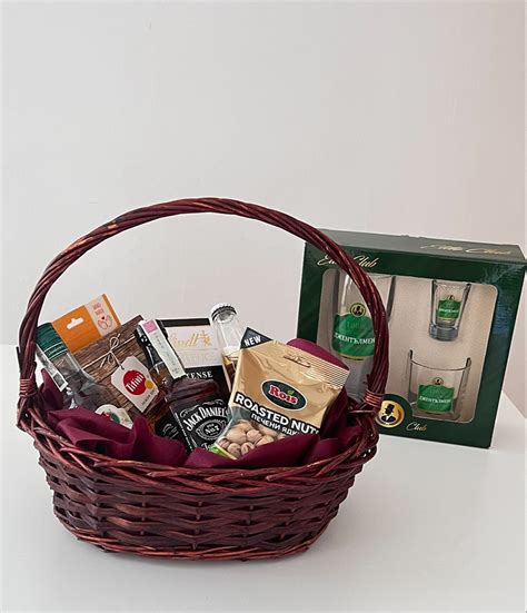 Подаръчна кошница за мъж Готови подаръчни кошници