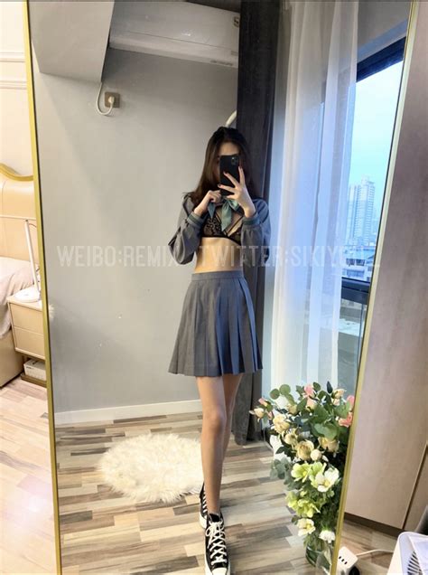 私人玩物 On Twitter 草莓味的软糖 开学礼【30p 1v】 自购福利ji学生制服 御姐身材 白嫩的皮肤 腿控满满的诱惑 非常适合收藏 需要的看主页q 草莓味的软糖