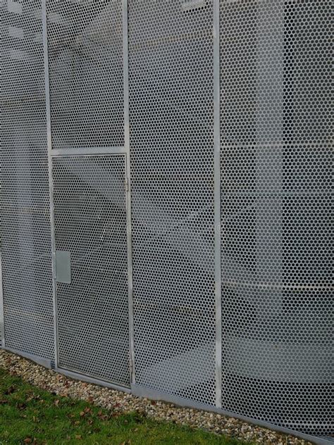 Steel Cladding Of A Building With A Expanded Metal Lattice Structure