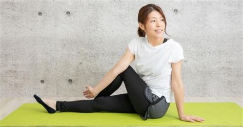 居家運動指南｜六個簡易的暖身動作，降低受傷風險｜女人迷 Womany
