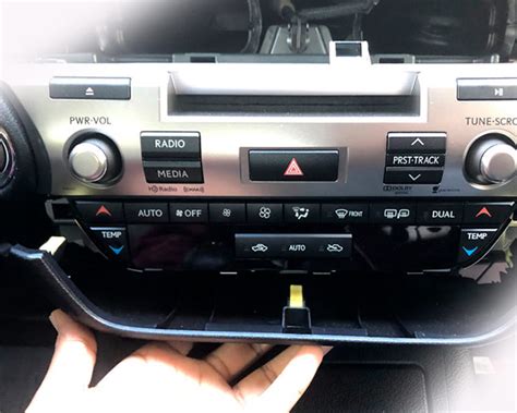 How To Remove A Car Stereo Without Din Tools Guide