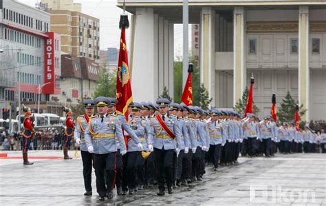 ФОТО Олон улсын энхийг сахиулагчдын өдөрт зориулсан ёслолын жагсаалын онцлох агшнууд