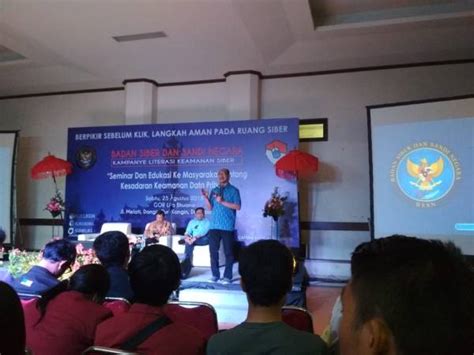 Seminar Dan Edukasi Masyarakat Tentang Kesadaran Keamanan Data Pribadi Dinas Komunikasi