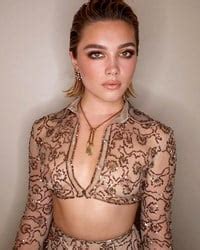 Florence Pugh Shows Off Her Nude Tits In Paris