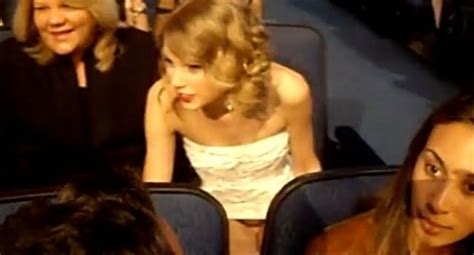 Taylor Swift Upskirt Panty Flash On Tv