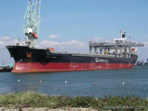 Pipit Arrow Cargo Ship Imo 7374149 Callsign C6mj7 Flag Bahamas