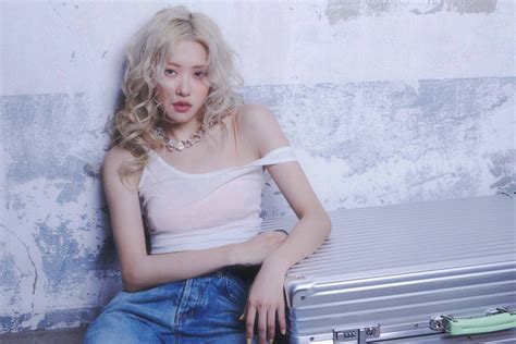 Blackpinks Rosé Drops New Song And Video Number One Girl