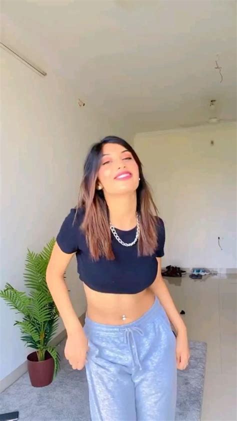 Somya Daundkar Dance Poses Bollywood Actress Hot Dance Music