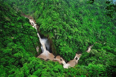 น้ำตกเหวนรก อุทยานแห่งชาติเขาใหญ่