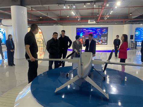 校企合作开新篇计算机学院信息学院赴金湾智造大街开展校地联动座谈会 发展 珠海市 双方