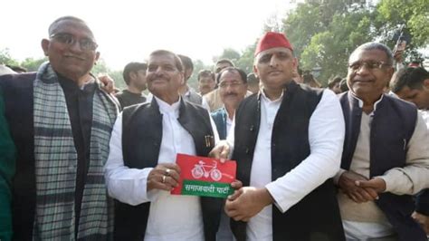 praspa merged with sp day of dimple yadav victory then shivpal singh yadav joined sp mainpuri