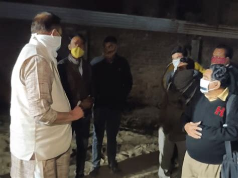 Gas Leak In Ratlam Factory 5 Workers Fall Ill Panic In Jaora As