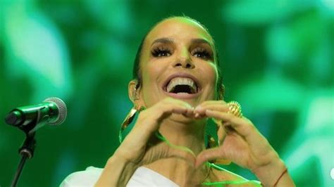 Ivete Sangalo Ostenta Jatinho Milionário Ao Desembarcar No Brasil