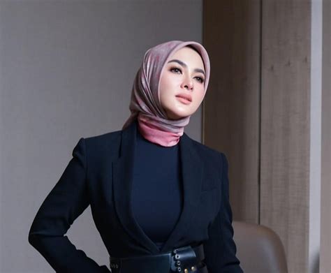 Ini Bukti Kuat Syahrini Hamil Fajar