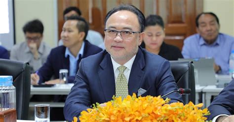 អ្នកឧកញ៉ា គិត ម៉េង ដឹកនាំសមាជិក សមាជិកាសភាពាណិជ្ជកម្មកម្ពុជា