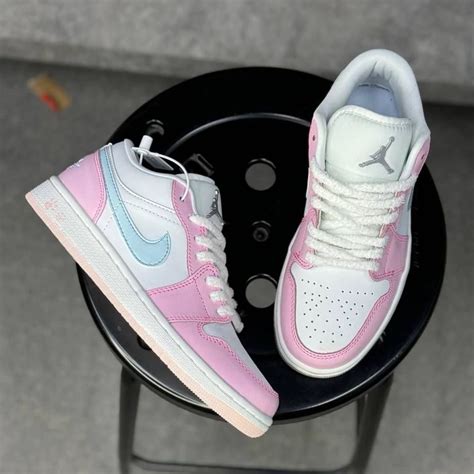 خرید و قیمت کتونی جردن وان دخترانه صورتی طرح پیشی از غرفه بوتیک کتونی جردن