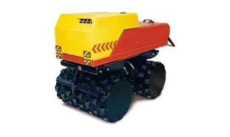 Rolo Compactador Vibratorio Pe De Carneiro Com Controle Insumo
