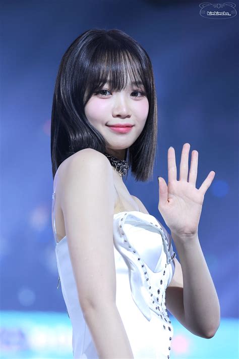 900 Ide Pose Reference Di 2025 Gambar Pose Gadis Pose Mode