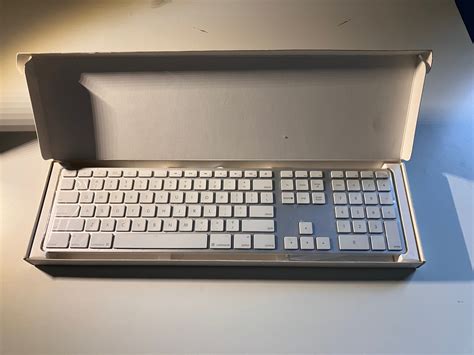 Apple Imac Wired Usb Keyboard A1243 With Numeric Keypad Mb110ll A Aluminum English Qwerty