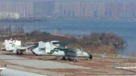 An Arms Watcher 世界の軍事情勢と武器貿易中国初国産空母、進水へ