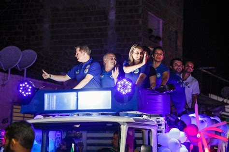 Edson E Alessandra Vieira Arrastam Multidão Em São Domingos Blog