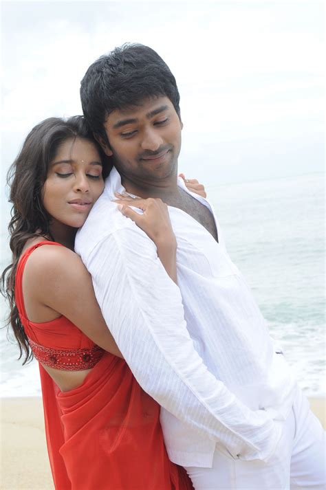 Celebshub Rashmi Gautam Hot Pics