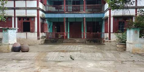 ရေဦးတွင် လေကြောင်းဗုံးကြဲမှုကြောင့် စာသင်ကျောင်း ထိမှန်၊ မင်းကင်း ရွာများကို စစ်တပ်က လုယက် ဖျက်ဆီး