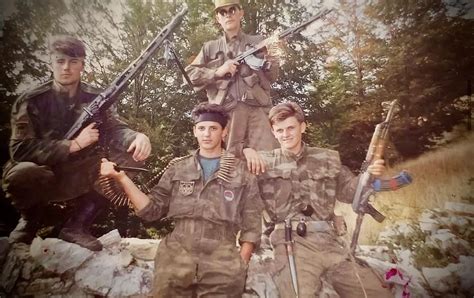 Војска Сви смо чули за битку на Кошарама и за њене јунаке а са друге стране за момке са слике