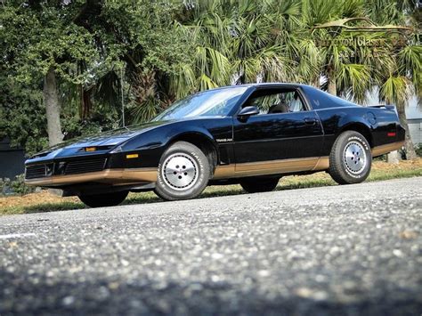 1982 Pontiac Firebird Survivor Classic Cars Services