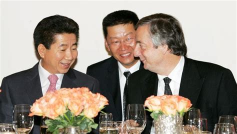 노무현사료관 [공식만찬에서 네스토르 키르치네르 아르헨티나 대통령과 대화하는 노무현 대통령]