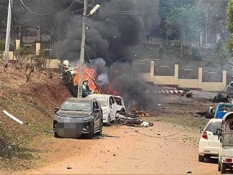 လားရှိုးတွင် သင်္ကြန်မဏ္ဍပ်တခုအနား ဗုံးပေါက်ပြီး လူ ၄ ယောက် သီဆုံး၊ ၁၀ယောက်ဒဏ်ရာရ Arakan