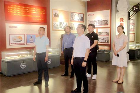 长安大学汽车学院一行来我校交通与物流工程学院调研座谈