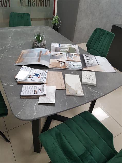 Комплект за трапезария Emerald Ft Emerald Комплекти за трапезар