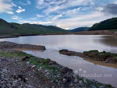 Архангай аймгийн Цэнхэр сумын Орхон багийн нутаг дахь далан сэтэрч хальжээ