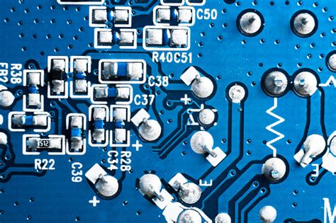 저항마이크로칩 및 전자 부품이 있는 회로기판의 매크로 샷 컴퓨터 하드웨어 기술 통합 통신 프로세서 정보 공학 반도체 Pcb 근접 촬영 Cpu에 대한 스톡 사진 및 기타