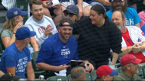 Cubs Fan Makes Great One Handed Catch 09 29 2024 Chicago Cubs