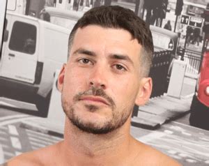 Levi Beef Cake Hunter