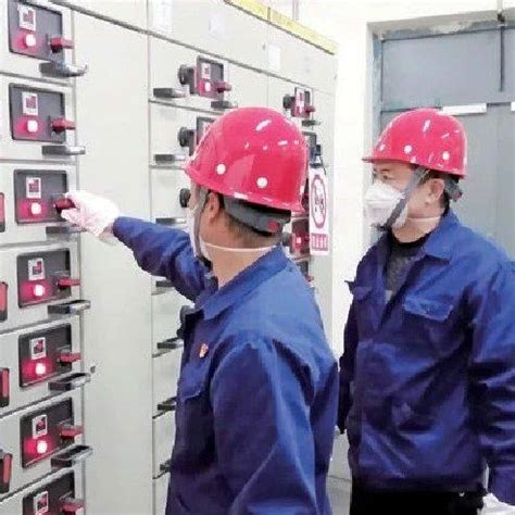 核力铸魂丨中核兰铀师徒结对锻造兰铀工匠 工作
