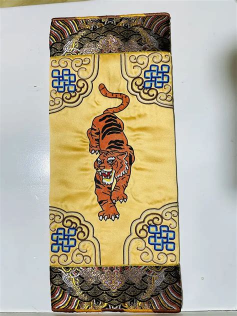 Дунд гарын даалин 1 5 сая ₮ №8232070 УБ — Чингэлтэй д Уран зураг хатгамал сийлбэр