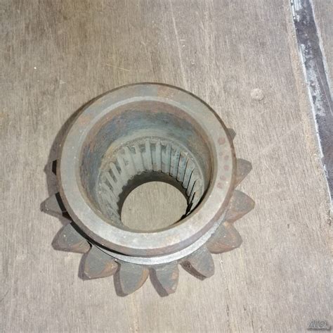 Зъбно колело за багер Резервни части Трактори механизация инвентар