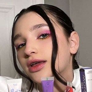 Liza Anokhina Age Family Bio Famous Birthdays